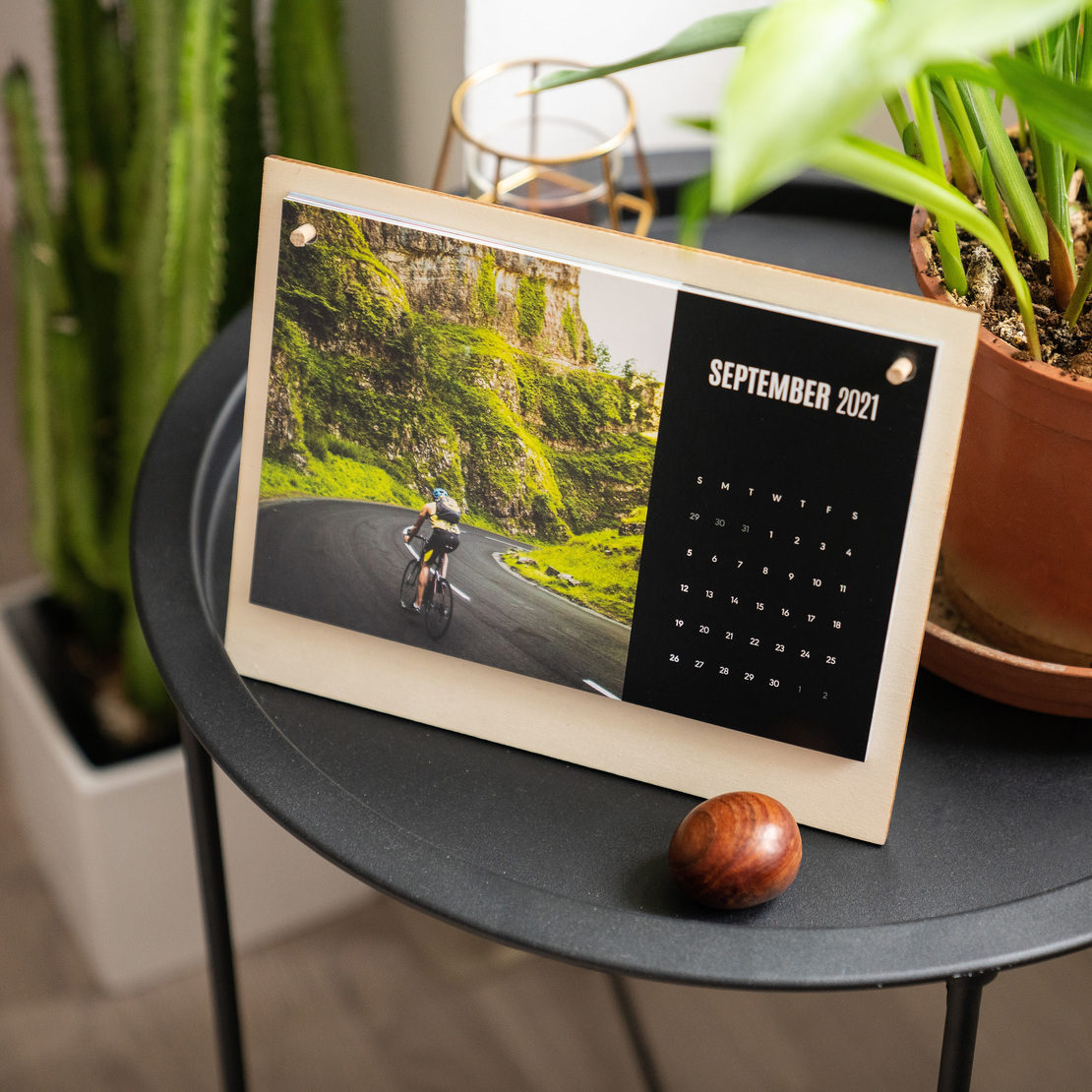Make Photo Calendar 2026 on a Wooden Stand | Squared.one USD