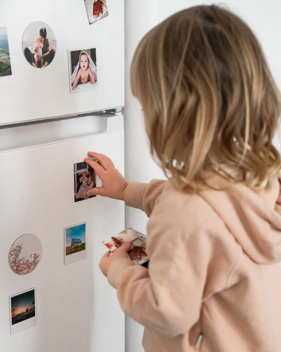 How To Decorate Your Fridge With Photo Magnets | Squared.one USD