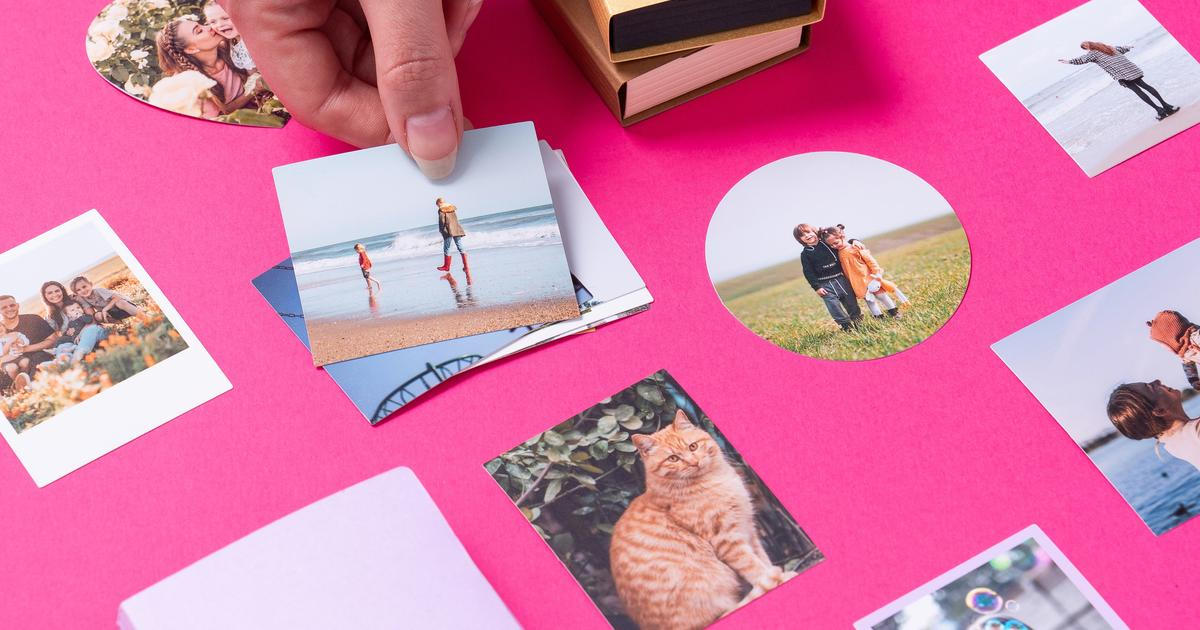 Round Wallet-Size Photos | Print mini photo prints | Squared.one